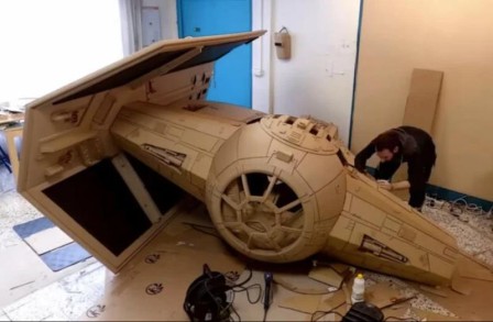 technabob - Timelapse Build of a 1:2 Scale TIE Fighter Out of Cardboard - Arfy'z tranche du Net